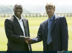 Sol Campbell signs for Arsenal 2001 - Planet Football