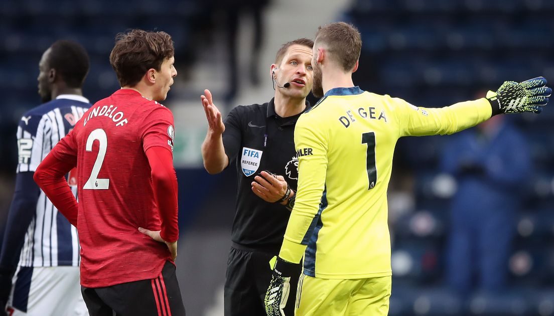 Watch: Referee blows half-time whistle during Man Utd counter-attack ...