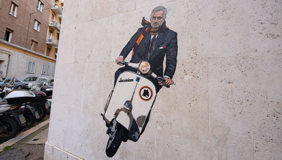 Watch: Jose Mourinho given rapturous reception as he arrives in Rome ...