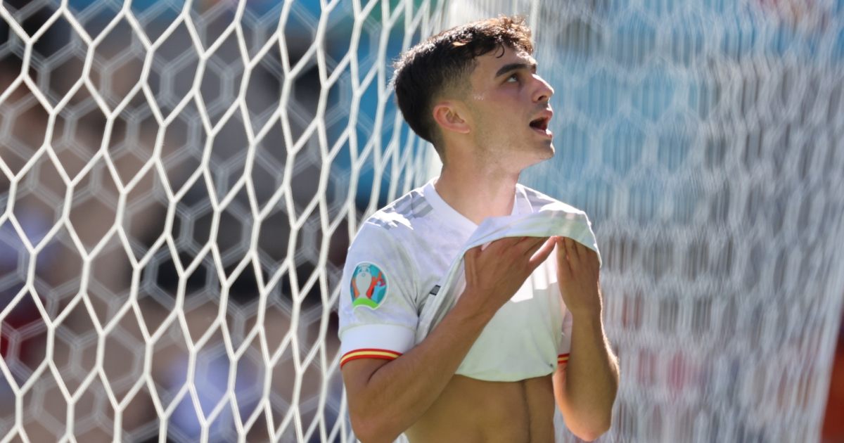 Watch: Barcelona's Pedri cuts through the Italy defence with brilliant ...