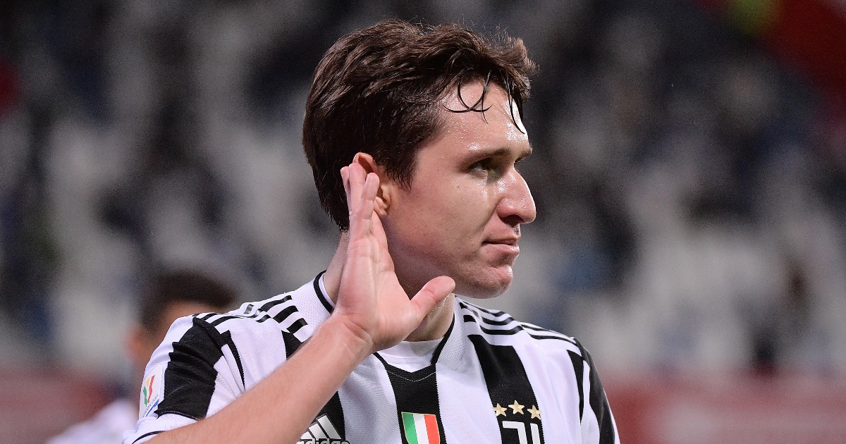 Comparing Federico Chiesa's stats to Liverpool's forwards in 2020-21 ...