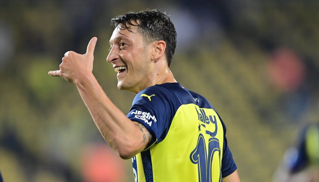 Watch: Ex-Arsenal star Mesut Ozil scores crucial goal in Istanbul derby ...