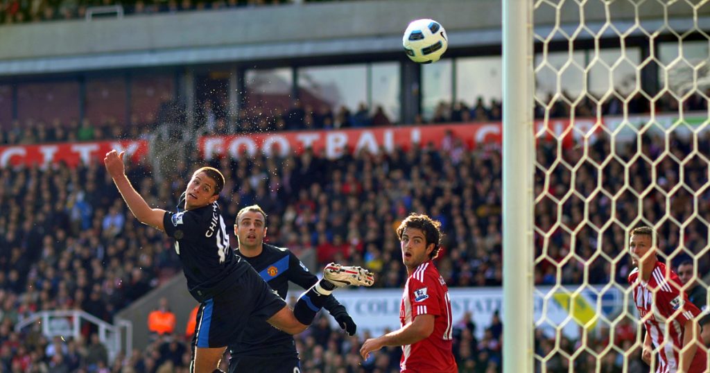 Javier Hendandez 'Chicharito' scores for Manchester United against ...