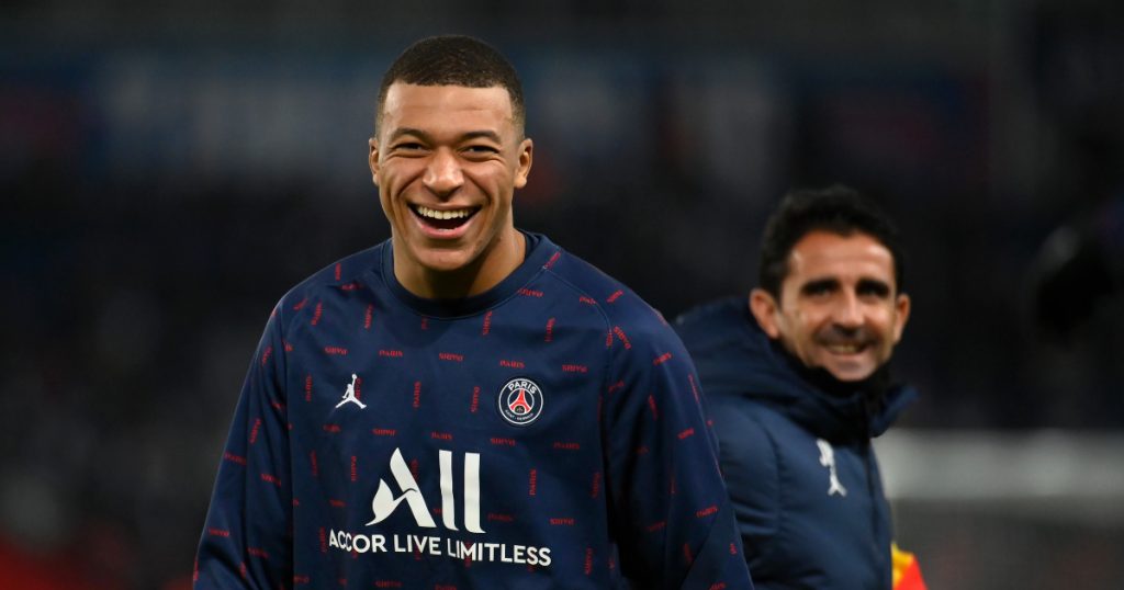 Kylian Mbappe laughing while warming up before a PSG match - Planet ...