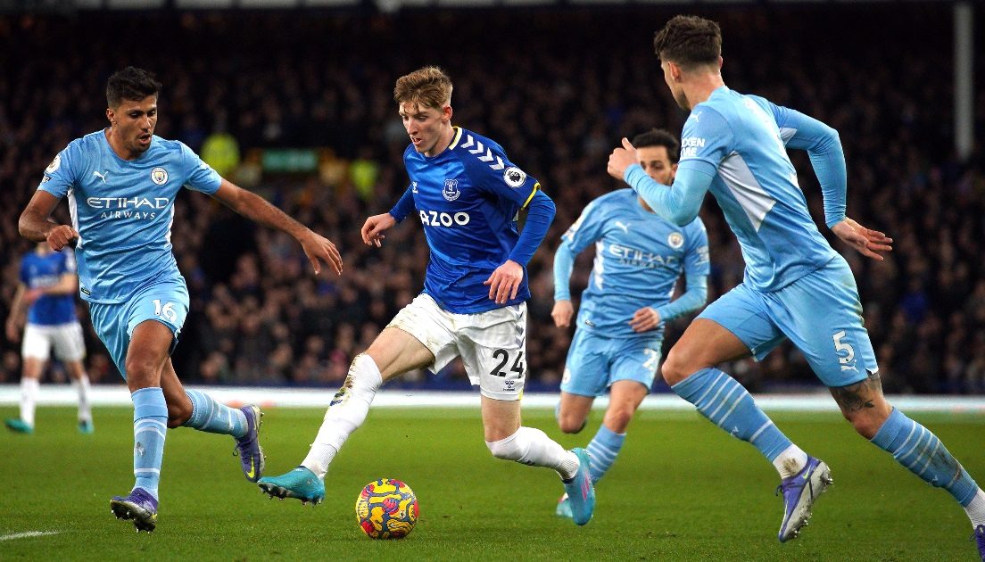 Watch: Man City's Rodri lucky not to concede penalty for handball