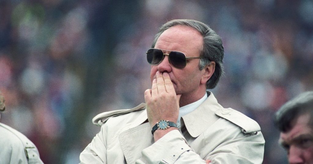 Ron Atkinson as manager of Aston Villa in 1993 - Planet Football