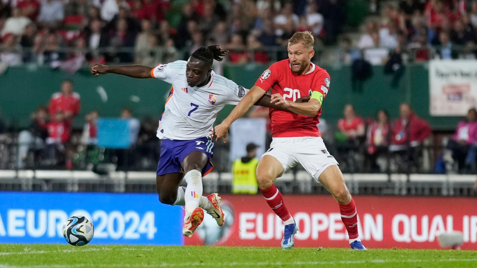 Man City's electrifying star boy is reviving the art of touchline ...