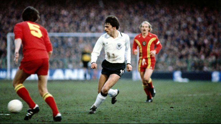 13 teams that need to be reunited with their classic kit makers immediately