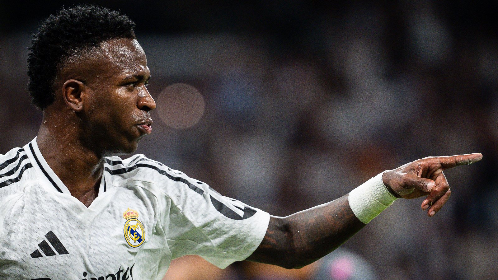 Give Vini Jr the Ballon d'Or immediately - this Cruyff turn just ...