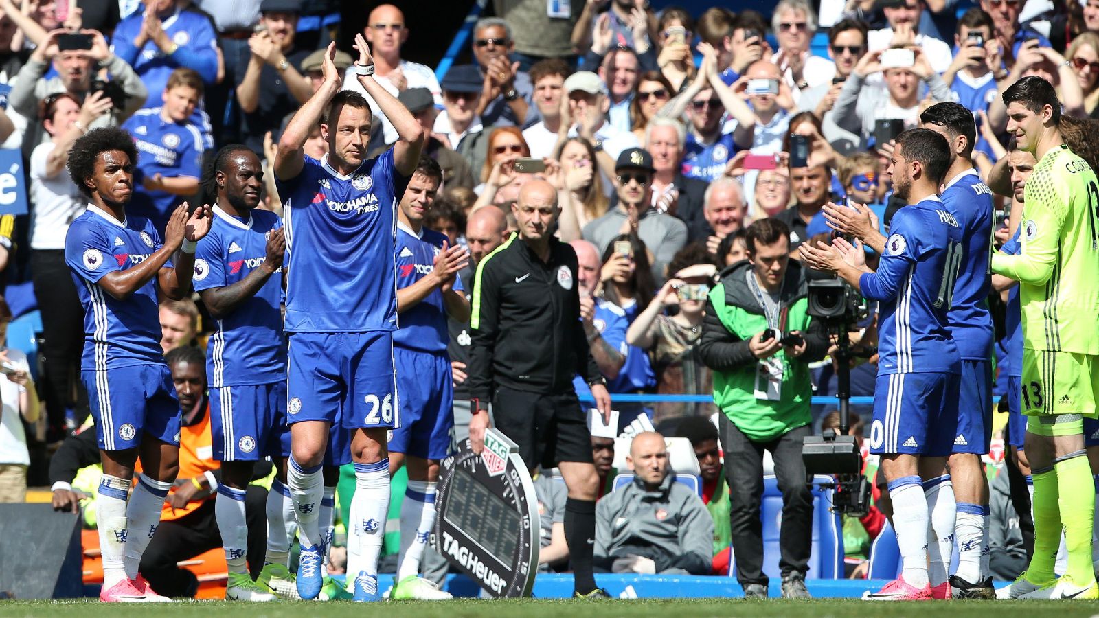 Guards of honour: Chelsea, Liverpool, Man Utd, Barcelona...