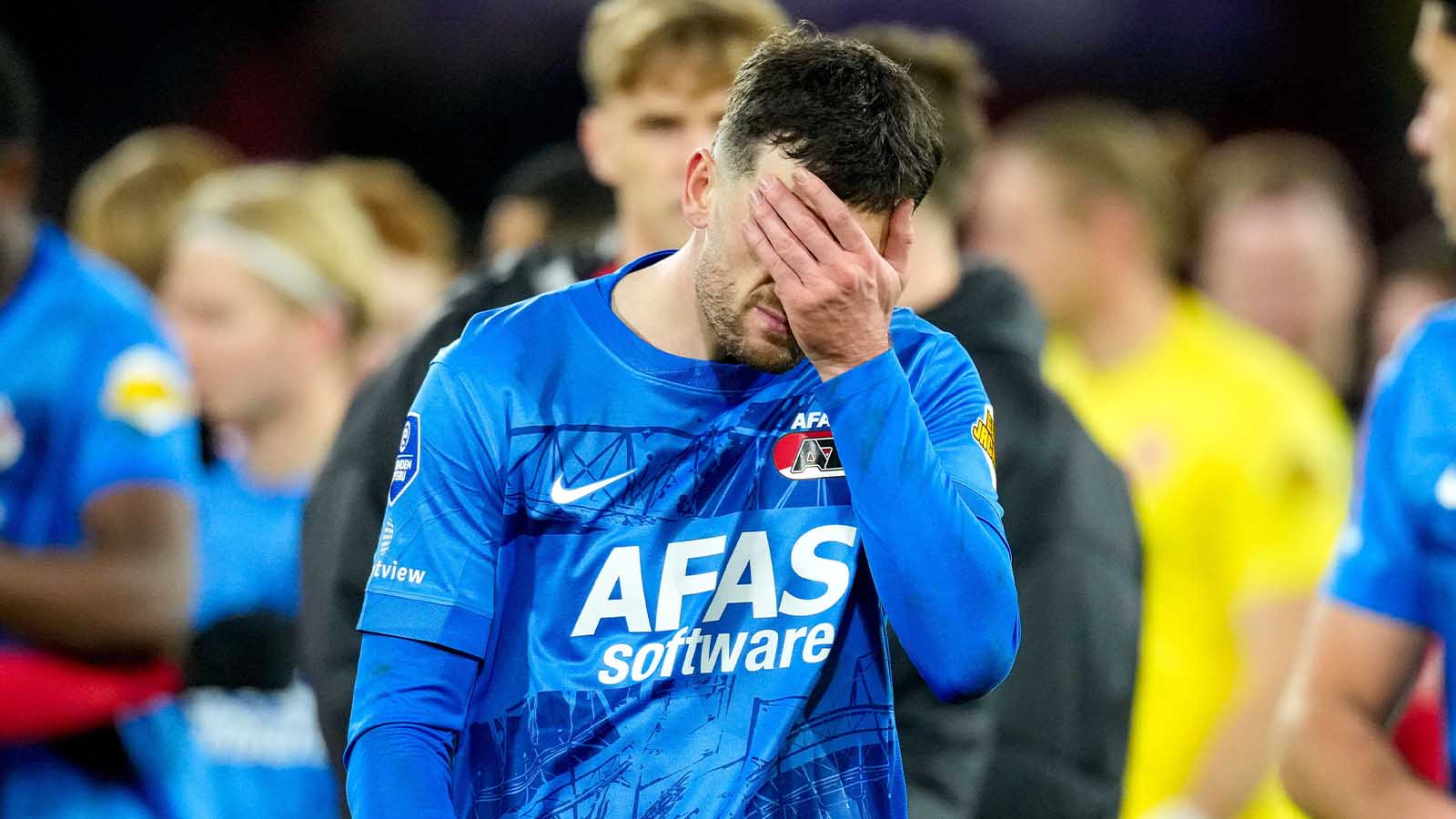 Troy Parrott has just missed the worst penalty of all time for AZ Alkmaar