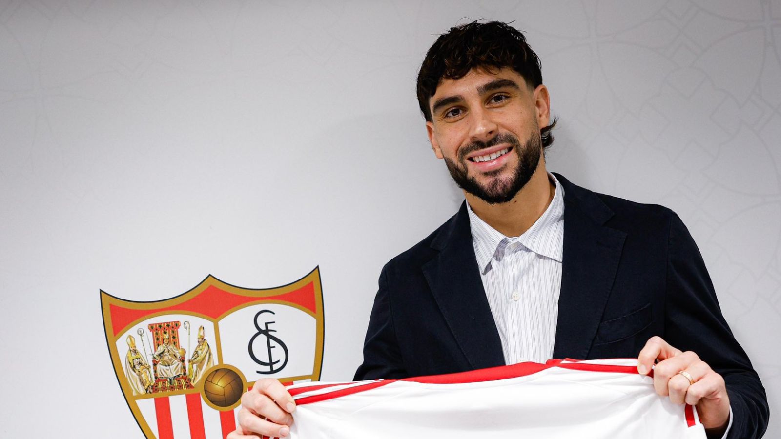 Neal Maupay to Sevilla is the most Football Manager transfer ever