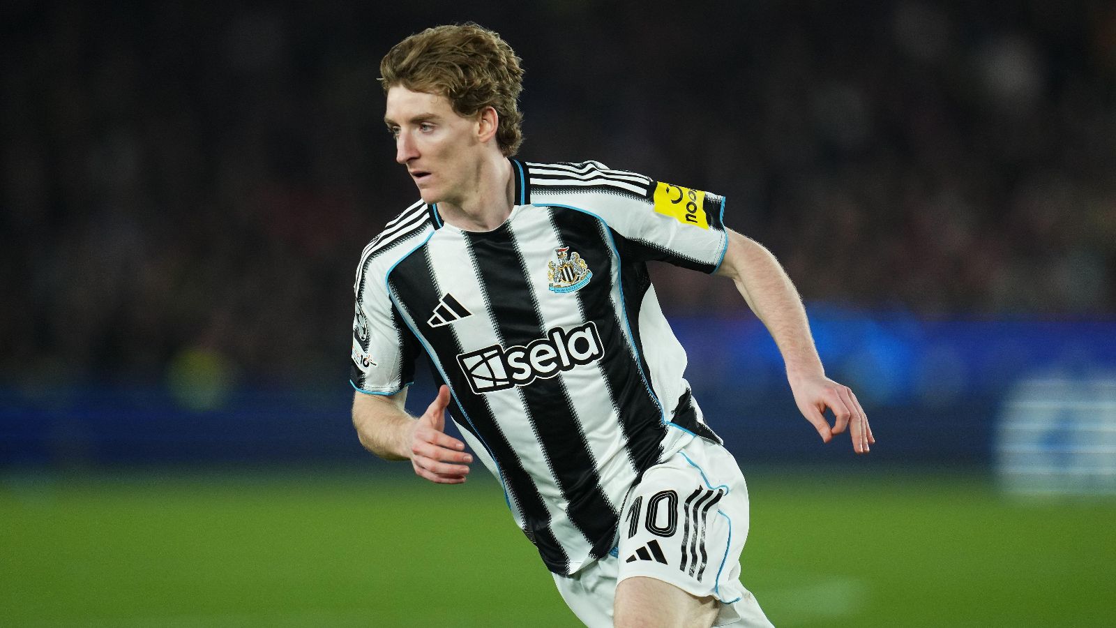 Barcelona transfers: Anthony Gordon wages compared with current squad